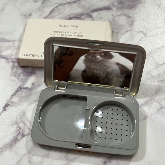 Mary Kay | Makeup | 33 Mary Kay Signature Refillable Powder Compact ...